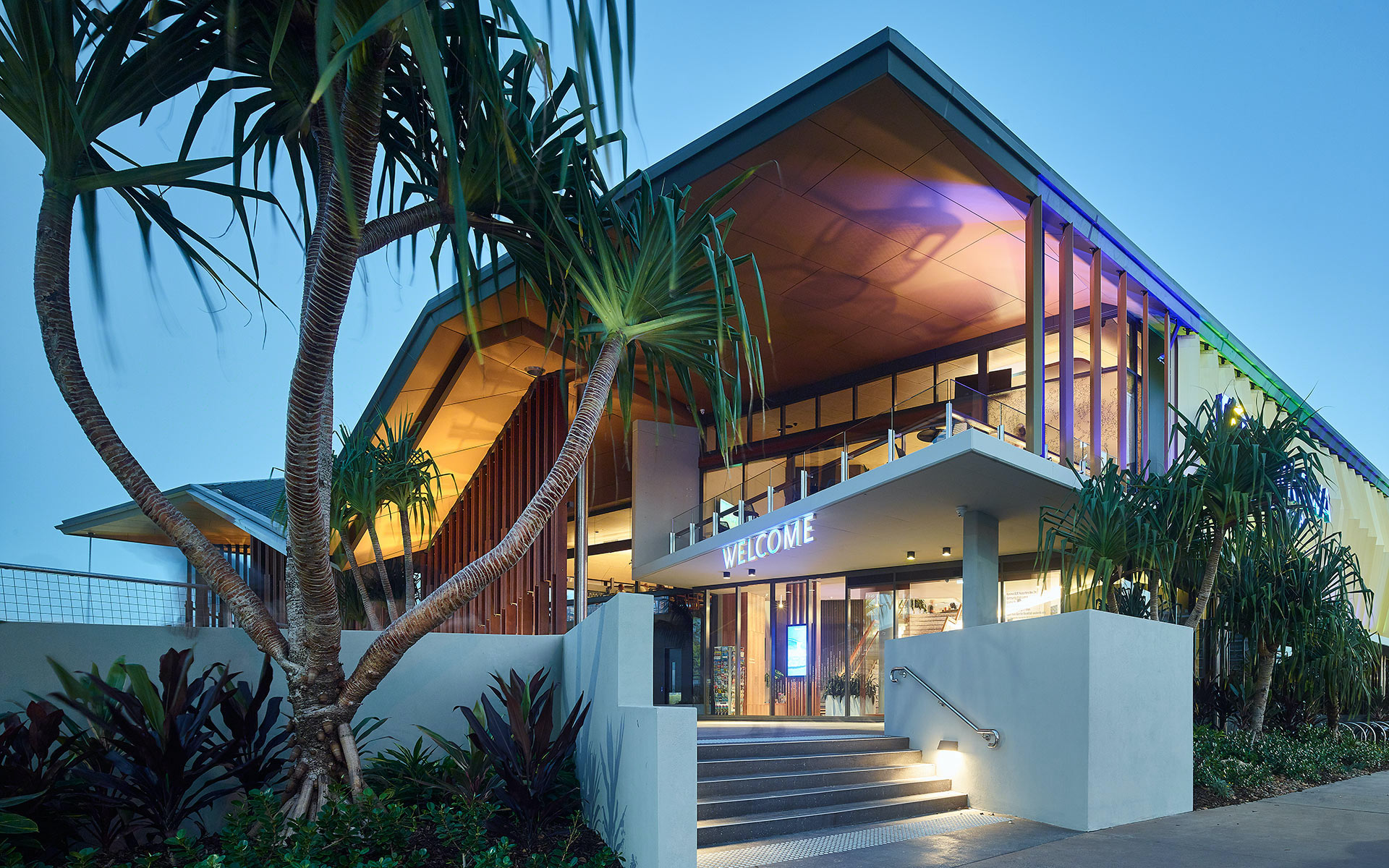 Broadbeach's Best Restaurants | Wicked Night Life Tours